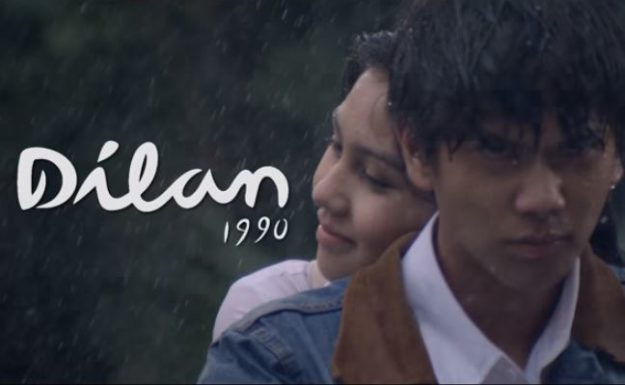 ‘Dilan 1990’, sensasi nonton anak SMA gombalin gebetannya sepanjang 110 ...